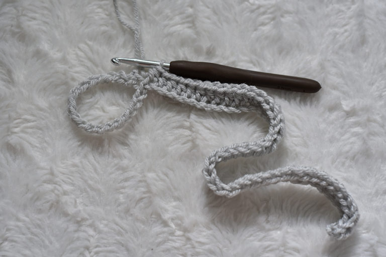Easy Breezy Bun Beanie - Free Crochet Pattern - The Turtle Trunk