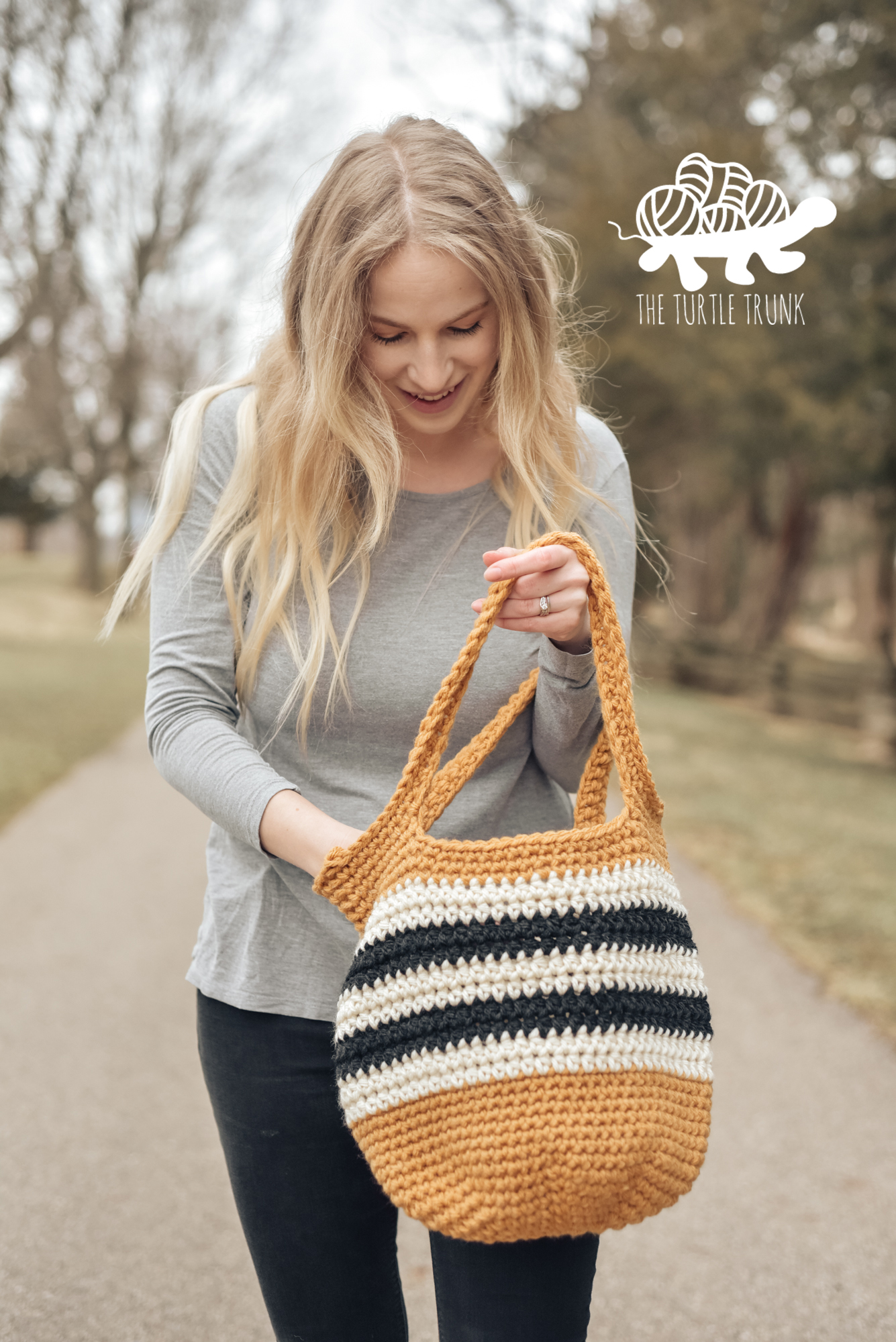 Brecken Bag - Free and Easy Crochet Tote Bag Pattern - The Turtle Trunk