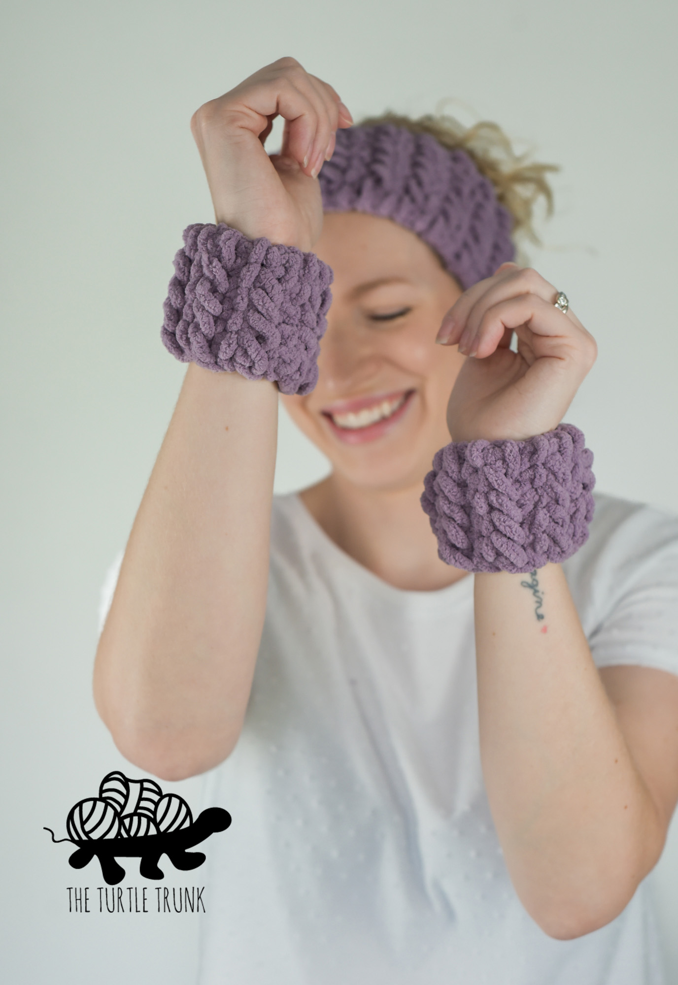 Spa Headband and Wristband - Free Crochet Pattern - The Turtle Trunk